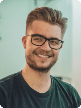 100% Free AI Headshot Generator | SmartHeadshot